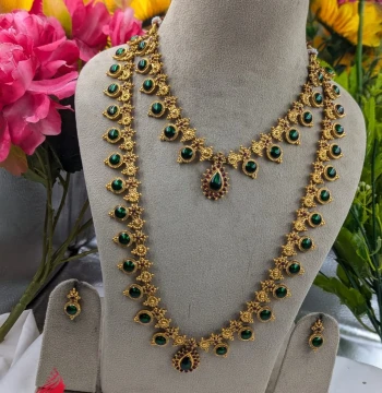 MATTE TRENDING PALAKA DESIGN GREEN STONE COMBO SET